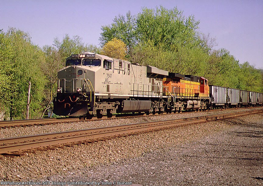 NS 7547 & BNSF 4904